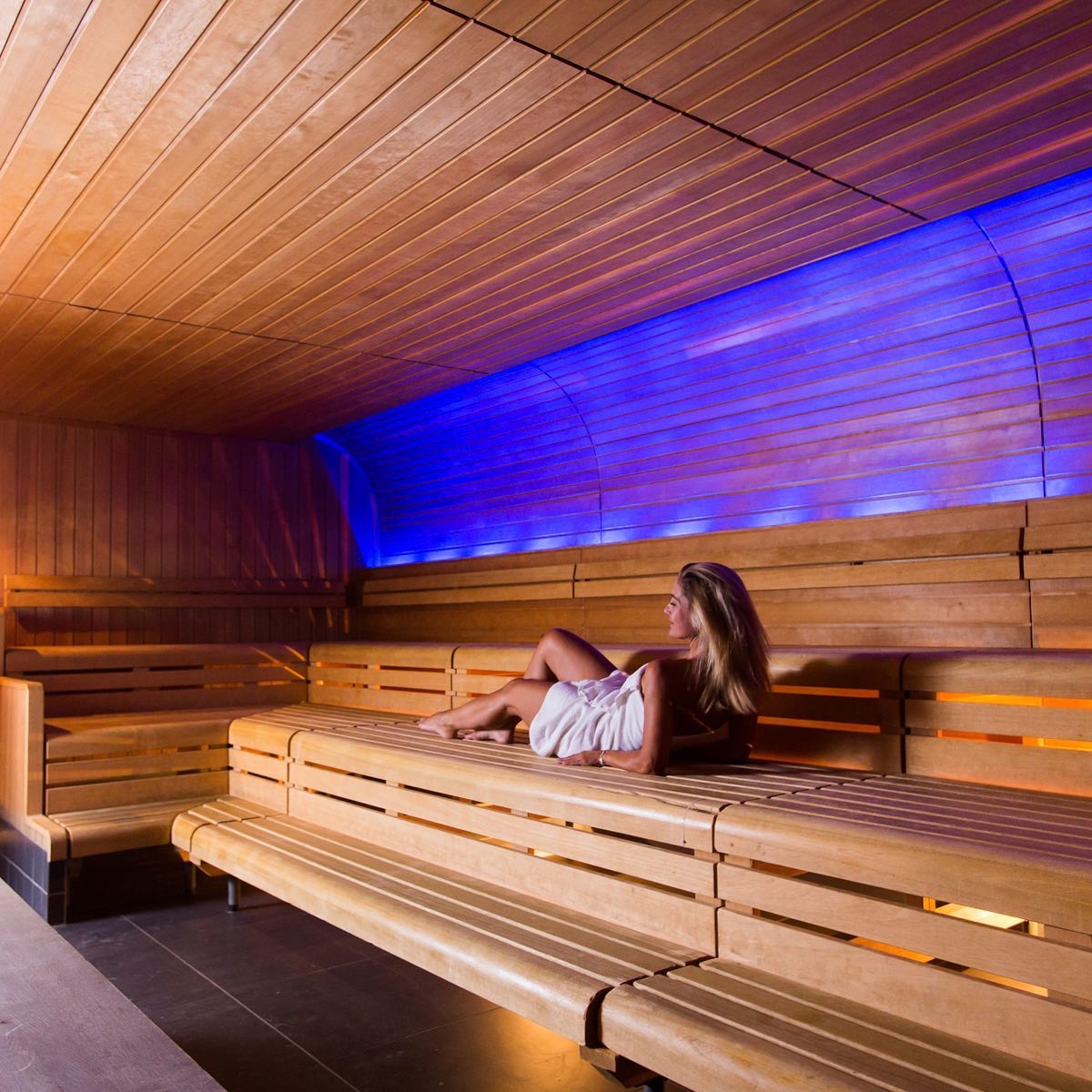 9 Best Swimming Pools in Amsterdam (Private & Public)