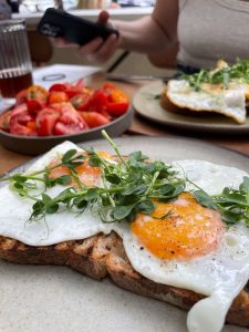 10 Typical Dutch Breakfast Foods (What Dutchies Really Eat)